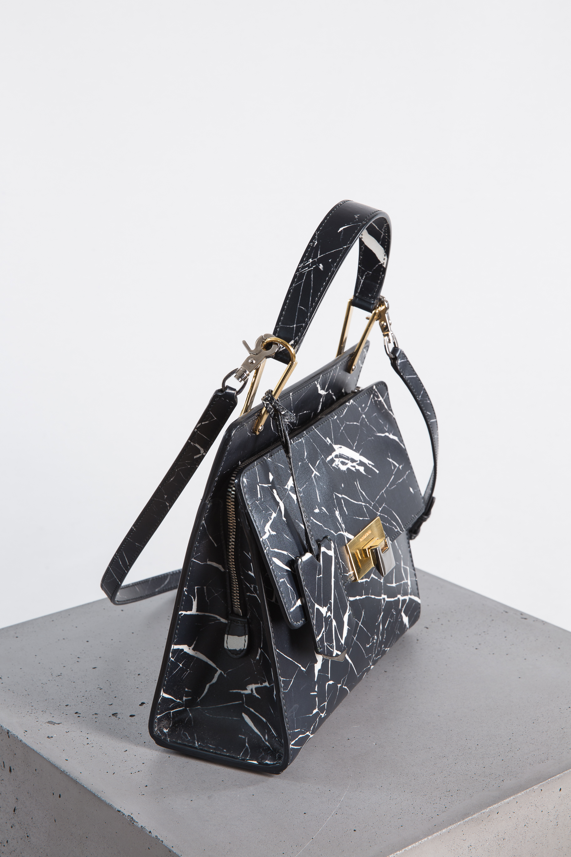Huntessa-Session14-Handbag01- Huntessa-Session14-Handbag01-