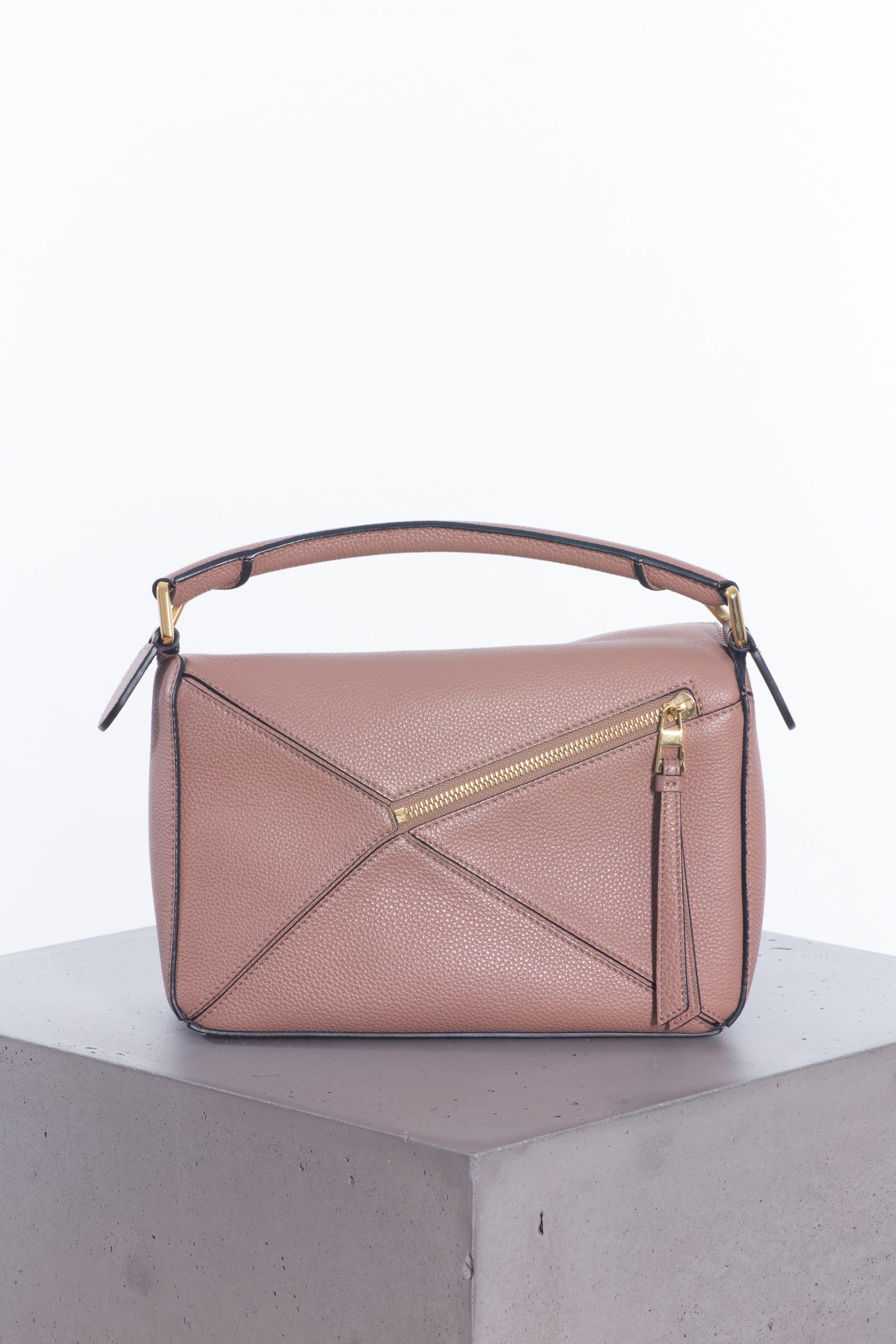 Loewe Bag - Huntessa Luxury Online Consignment Boutique Loewe Bag - Huntessa Luxury Online Consignment Boutique